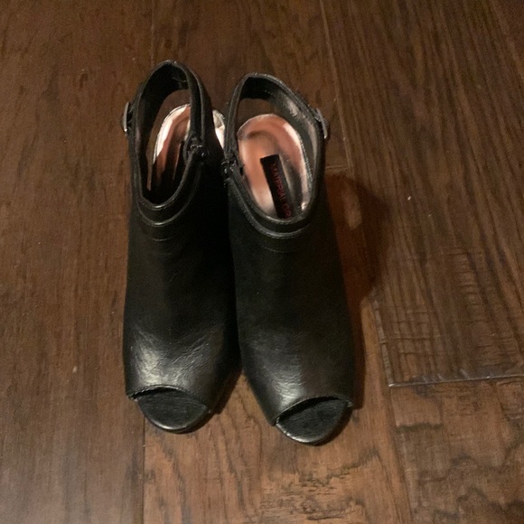 Material Girl | Shoes | Preowned Peekaboo Shoes | Poshmark